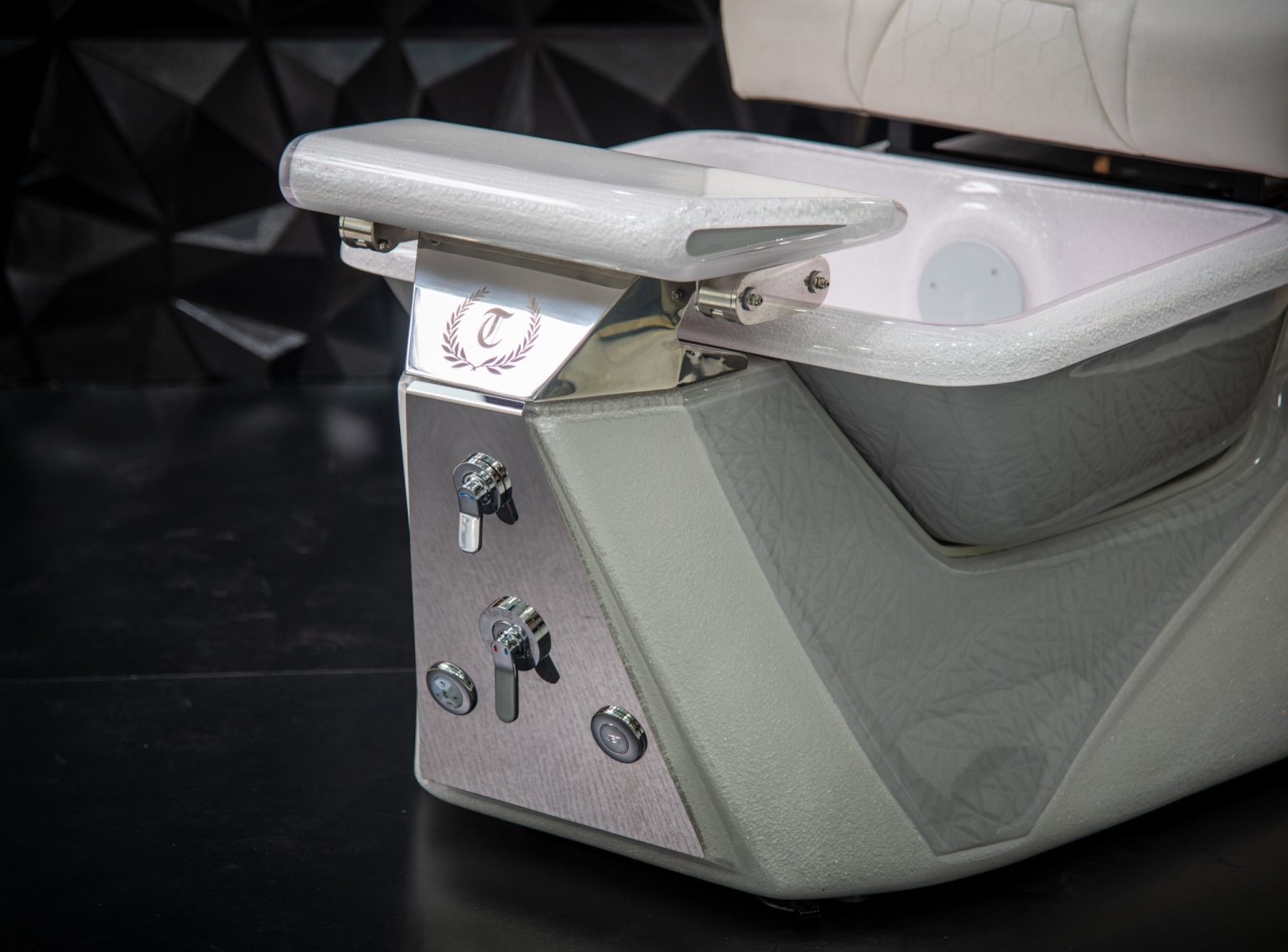 The ETERNAL Pedicure Chair T-SPA